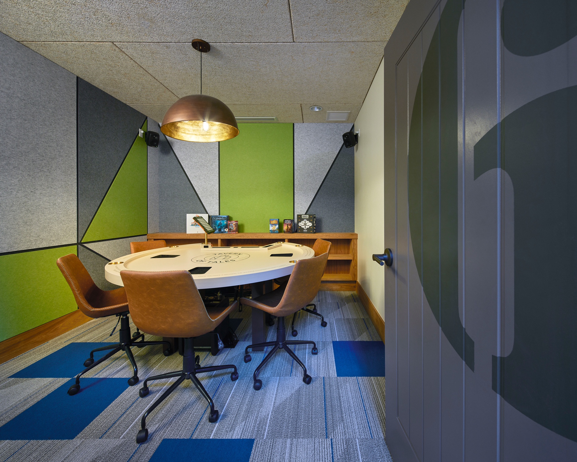 Tavern of Tales Zintra Acoustic Project - MDC Wall